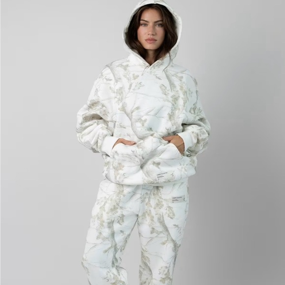 Comfrt | Pants & Jumpsuits | Viral Comfrt Limited Edition White Camo ...